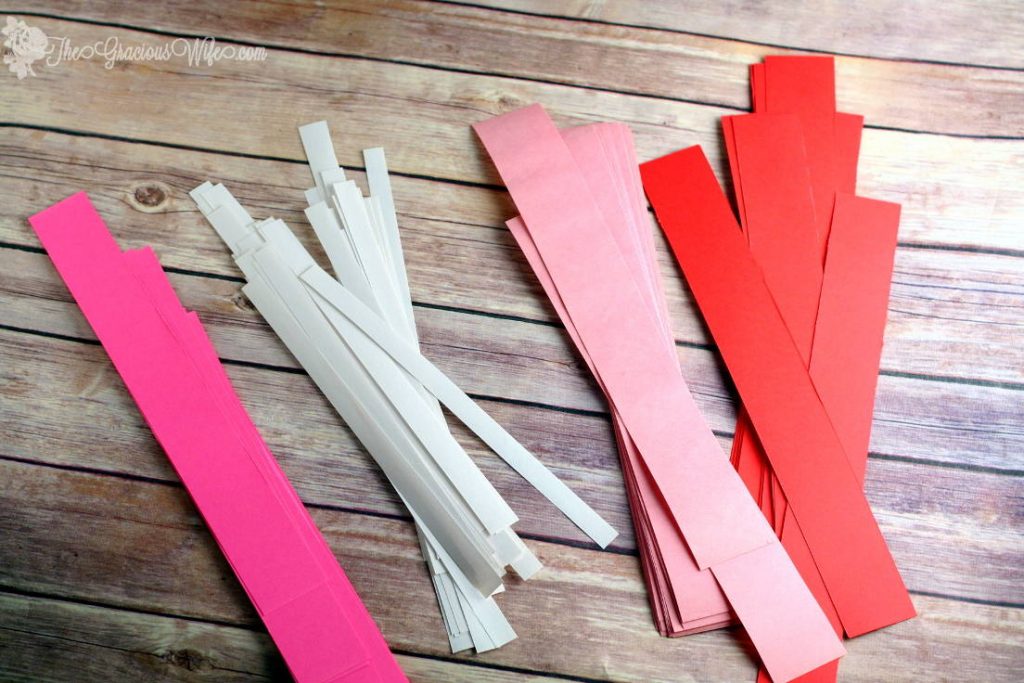 Valentine's Day Heart Paper Garland- 2 Tutorials! - The Gracious Wife