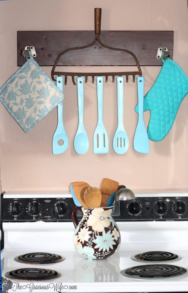 Upcycle: Old Rake Head to Rustic Utensil Holder - The Gracious Wife