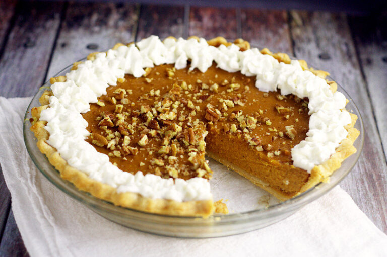 Maple Pumpkin Pie - The Gracious Wife