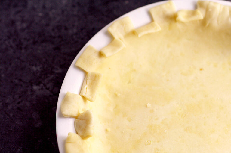 15 Pretty Ways to Finish Pie Crust Edges - The Gracious Wife