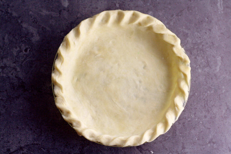 15 Pretty Ways to Finish Pie Crust Edges - The Gracious Wife