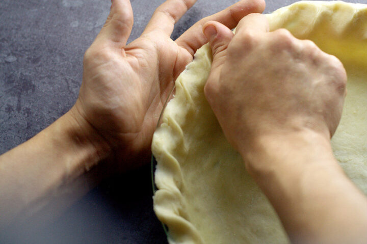 15 Pretty Ways to Finish Pie Crust Edges - The Gracious Wife