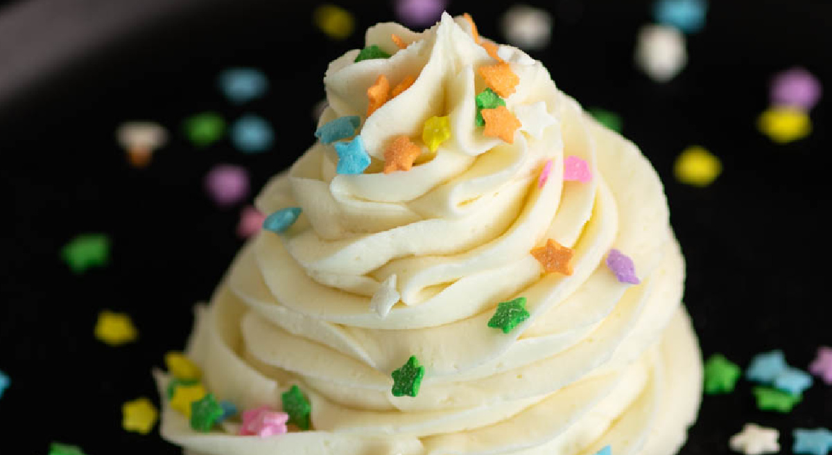 Vanilla Buttercream Frosting - The Gracious Wife