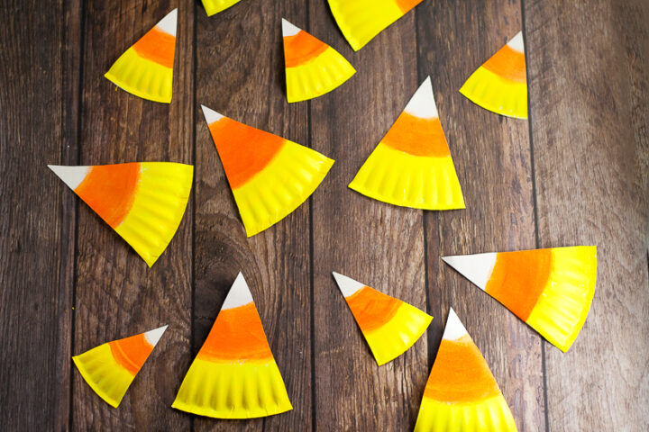 Easy Paper Plate Candy Corn Banner Tutorial | The Gracious Wife