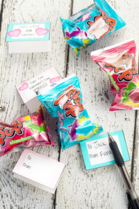 Free Printable Ring Pop Valentines | DIY Valentines for Kids