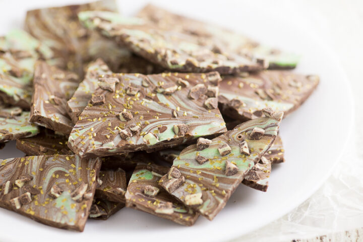 Easy Mint Chocolate Bark Recipe | The Gracious Wife