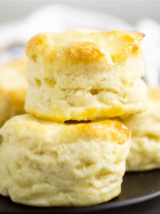 Classic Southern Buttermilk Biscuits: Flaky, Tender, Simply Delicious ...